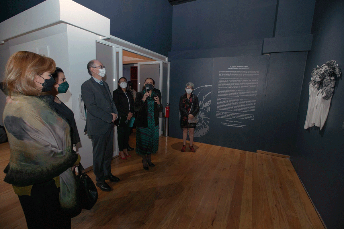 Premian ganadores de Bienal Internacional de Arte Visual Universitario