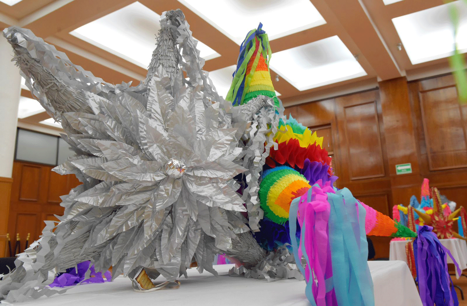 Invita Acolman a romper la piñata en su Feria Anual