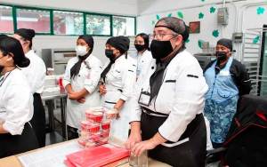 ¿Dónde se ubica la EDAYO Toluca y que cursos ofrece?