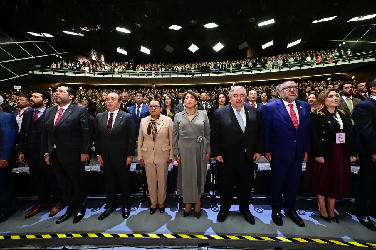 Rinde Delfina Gómez Álvarez Primer Informe de Gobierno en Edomex