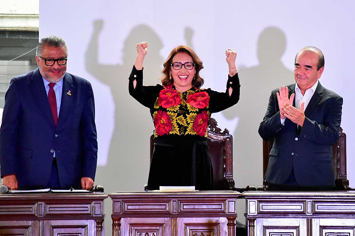 Azucena Cisneros Coss Toma Protesta como Primera Presidenta de Ecatepec ...