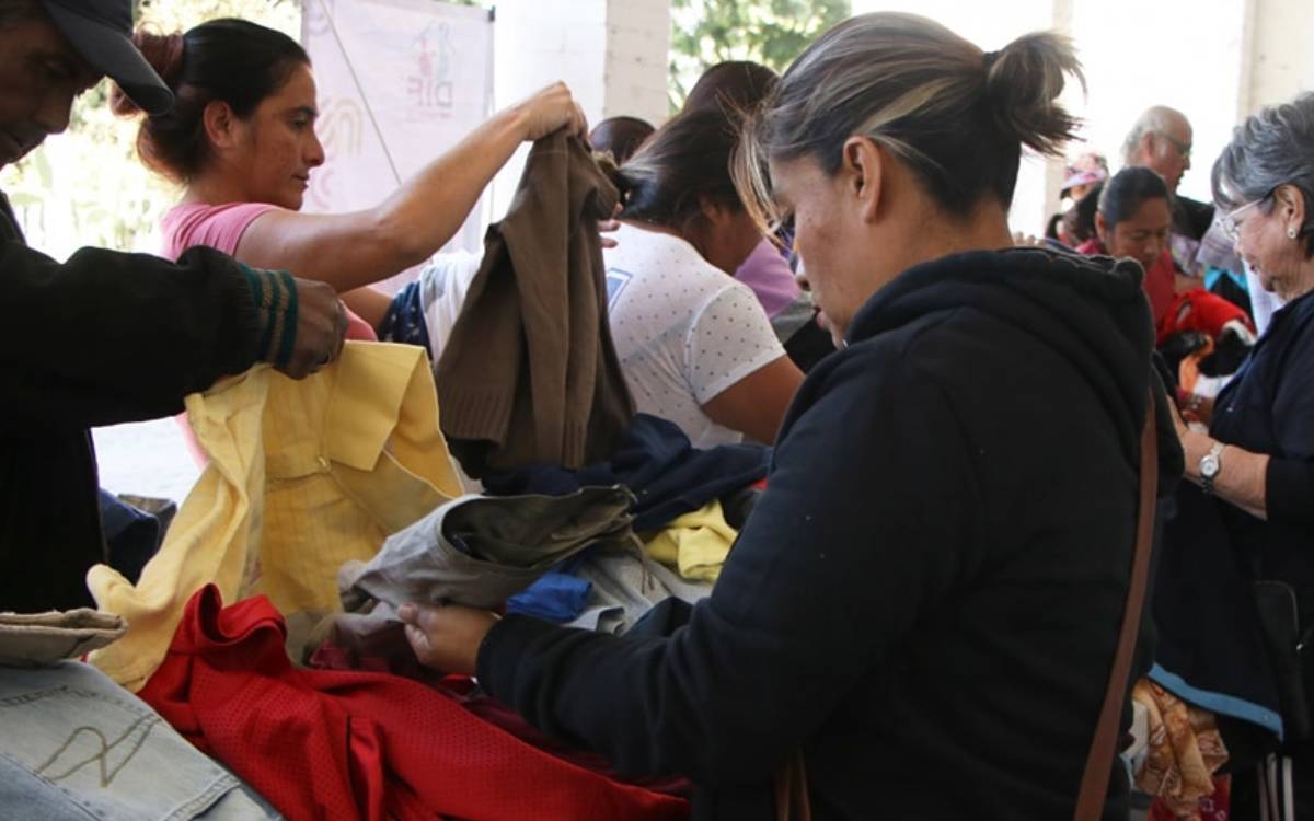 ¡Dona ropa y transforma vidas en la campaña permanente del DIF Metepec!
