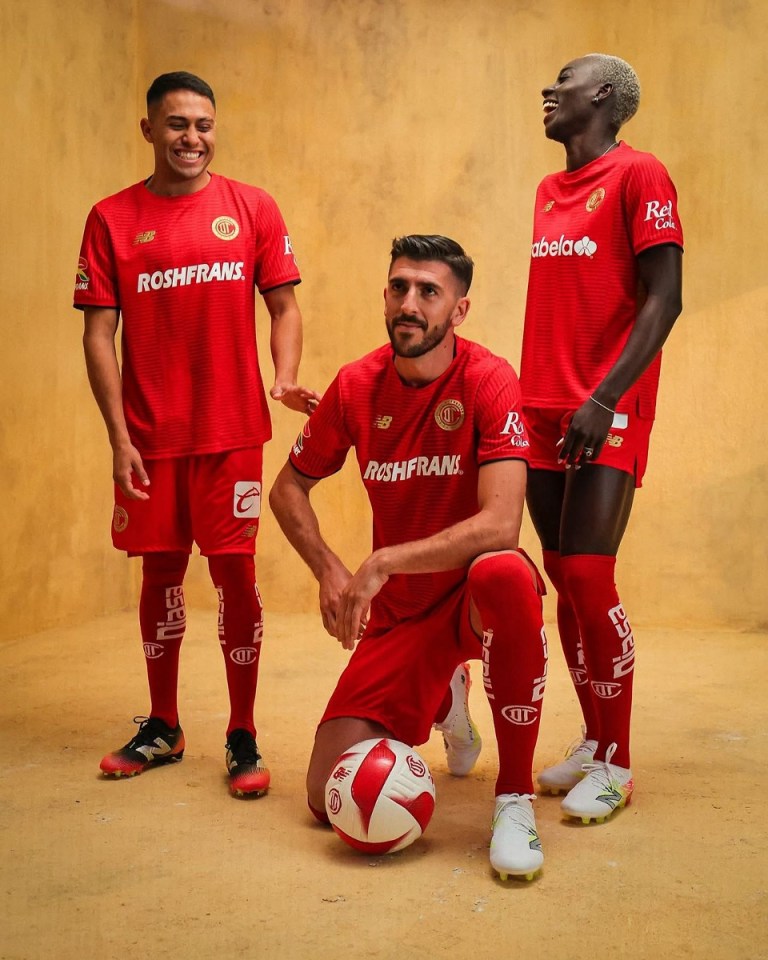 Toluca presenta su nueva playera: escarlata y dorada en honor al campeonato