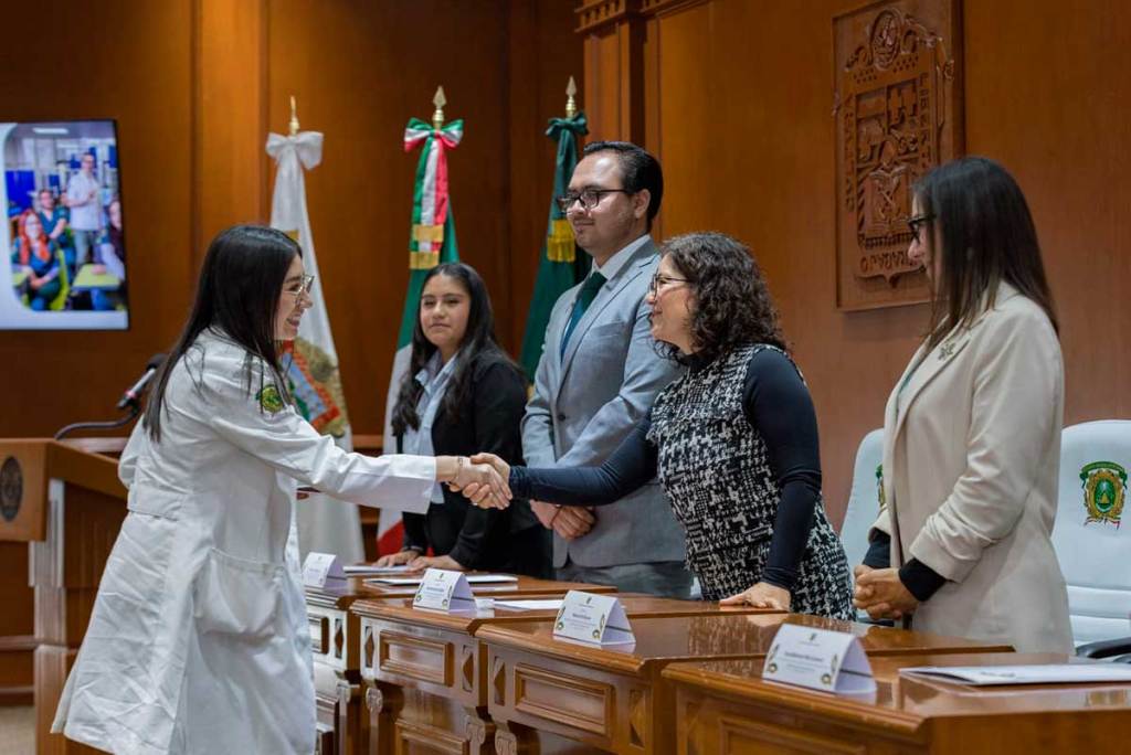 UAEMéx impulsa el bienestar estudiantil con más de 18 mil becas, apoyos ...